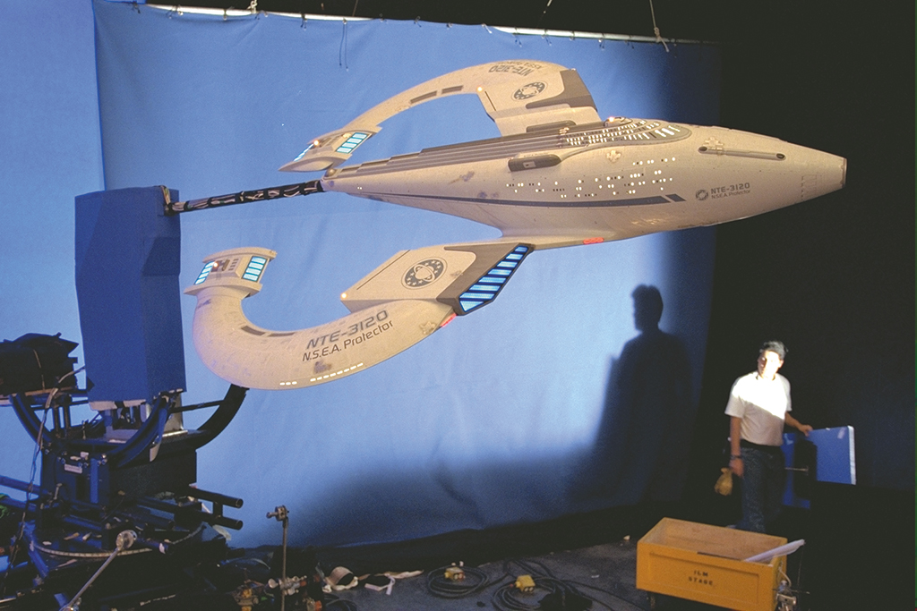 Spoofing It Up in Space: The 20th Anniversary of GALAXY QUEST - VFX Voice