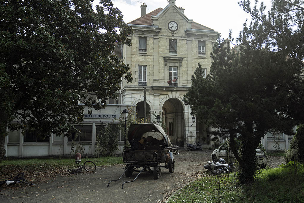 BRINGING THE ZOMBIES OF THE WALKING DEAD TO FRANCE FOR SOMETHING ...