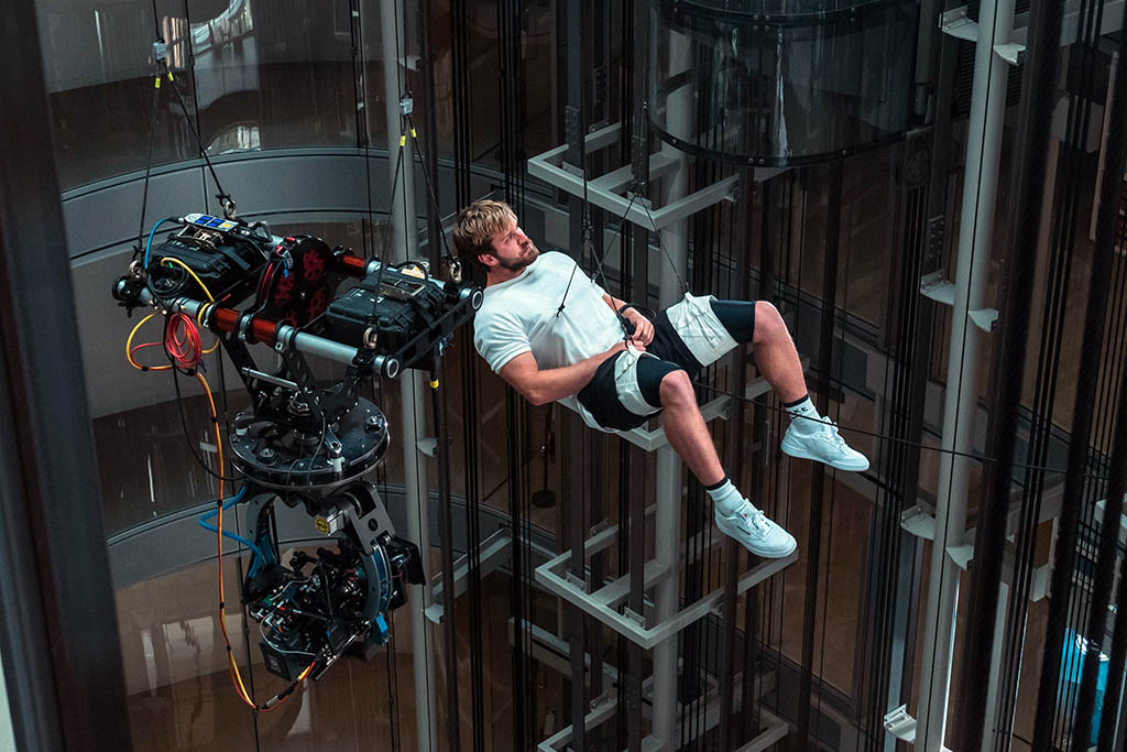 STUNTS, SFX, PRACTICAL AND VFX TEAM UP TO IGNITE THE FALL GUY - VFX Voice