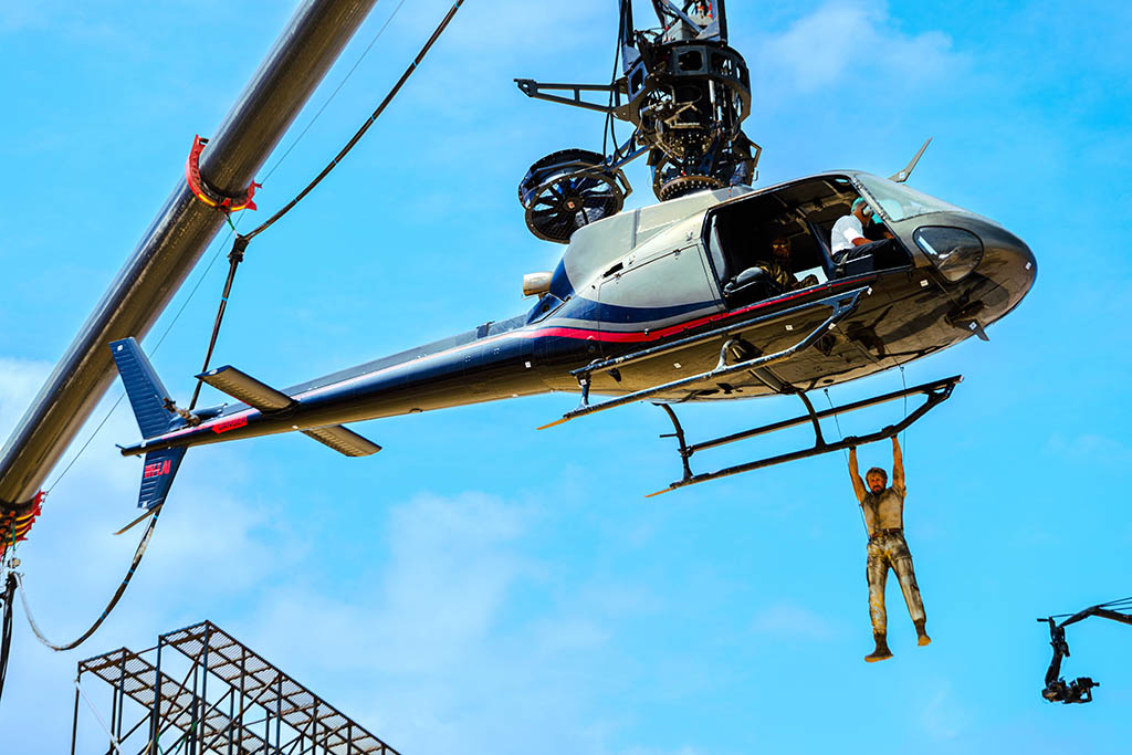 STUNTS, SFX, PRACTICAL AND VFX TEAM UP TO IGNITE THE FALL GUY - VFX Voice